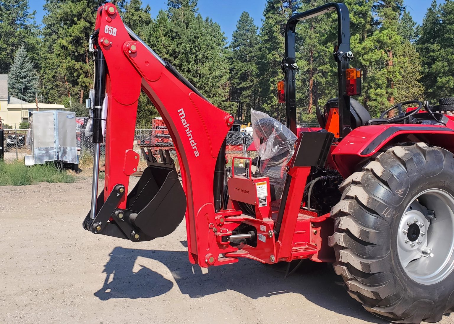 Mahindra 65B Backhoe - Keno Tractors